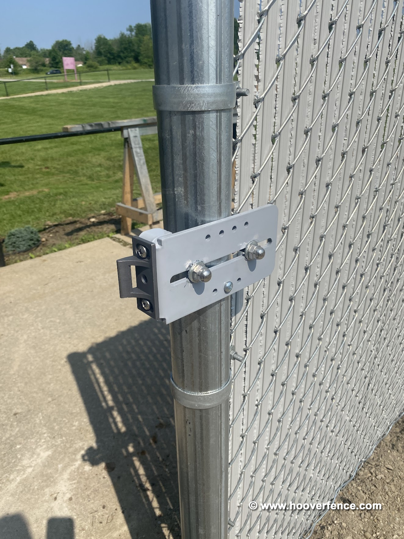 DAC Industries Strike Latch Receiver Bracket | Hoover Fence Co.
