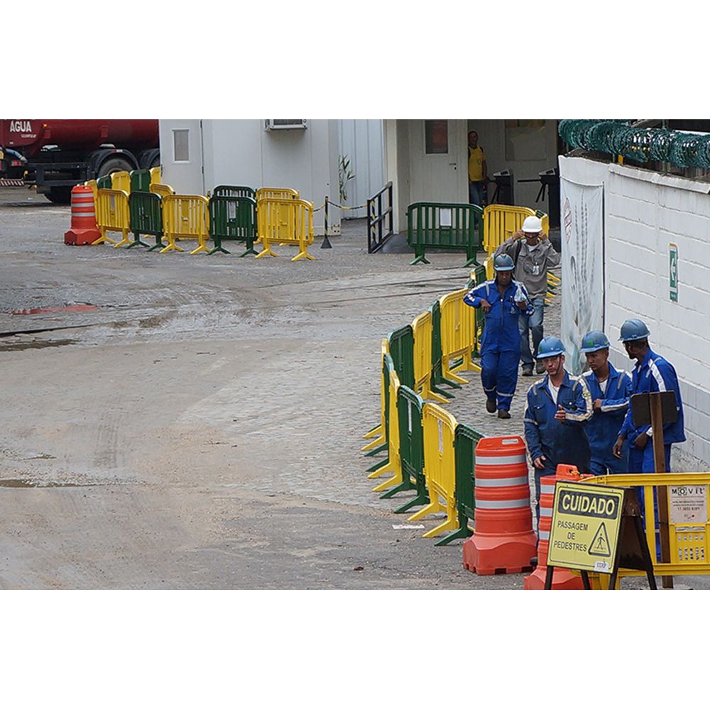 MLR Movit Plastic Crowd Control Barricades | Hoover Fence Co.