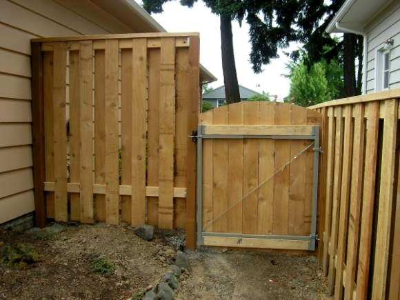 Adjust-A-Gate Photos | Hoover Fence Co.