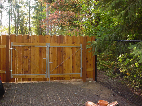 Adjust-A-Gate Photos | Hoover Fence Co.